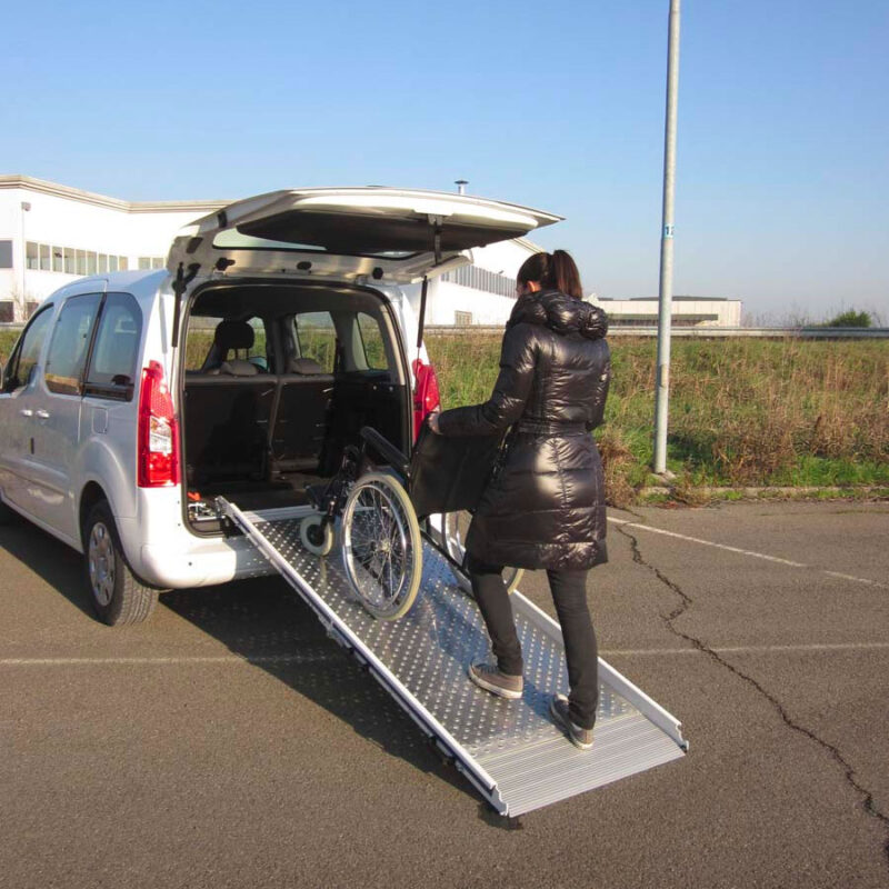 Rampa disabili mobile a ponte • Officina e Sanitaria Barbieri Romeo snc ...